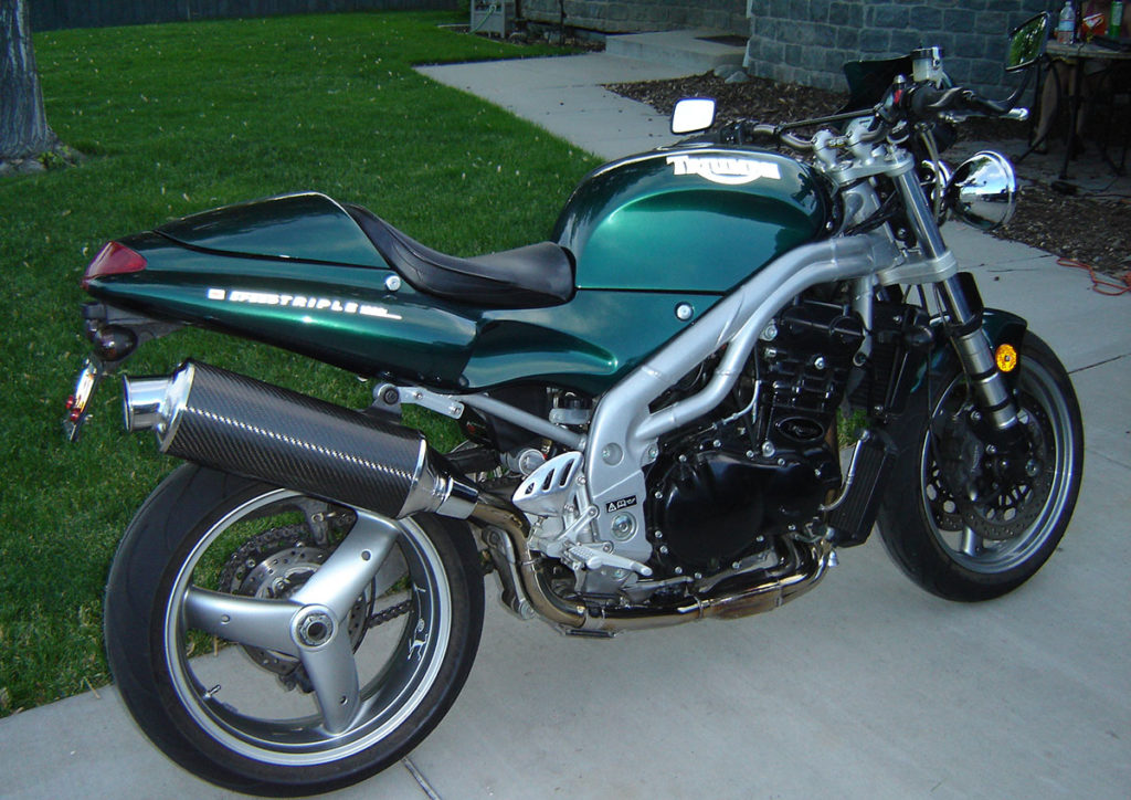 Triumph Speed Triple 955i Review - CanyonChasers
